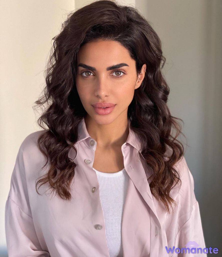 Elegant Emirati Women: What Makes Them so Popular?