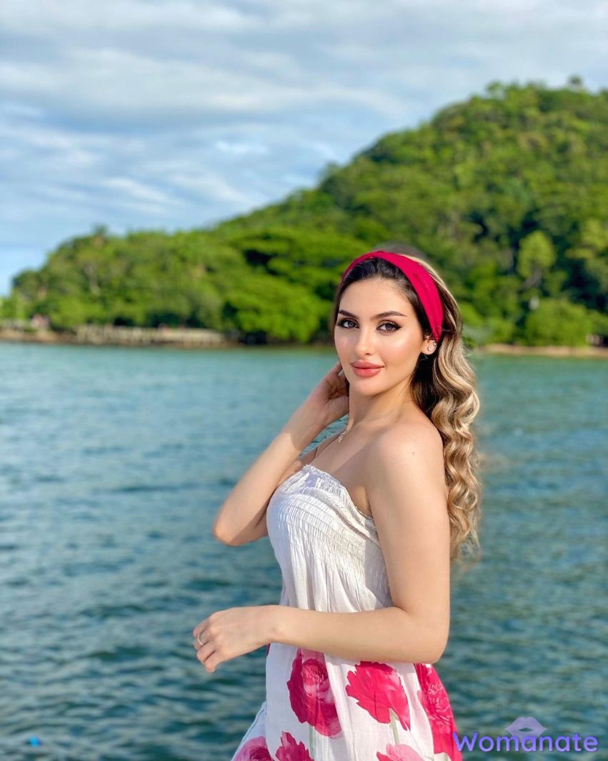 Saudi Arabian Women: Discovering Love in Saudi Arabia